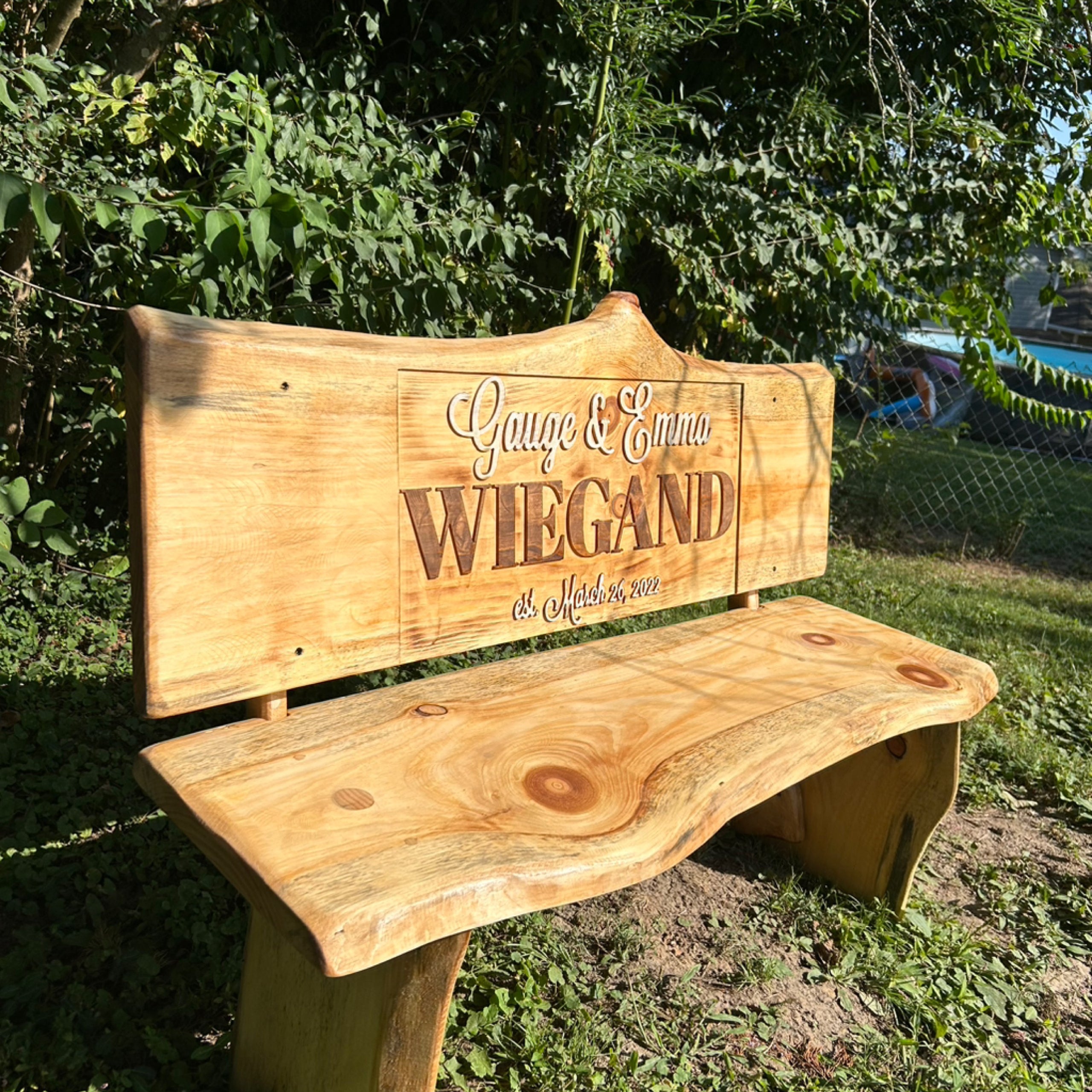 4' Ultimate Wedding Bench | Bizzy Beaver Chainsaw Carving